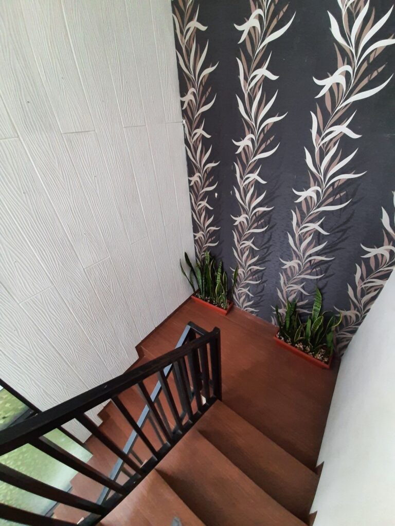 Ingin Tahu 4 Manfaat Panel Dinding Tangga ? Yuk Kenalin Disini